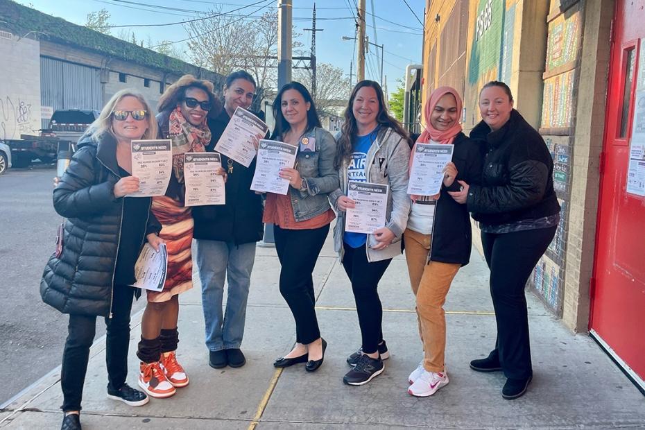 Leafleting for a fair contract