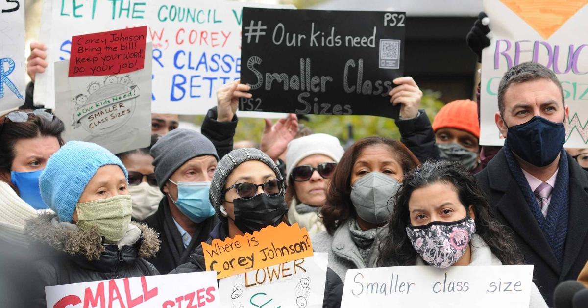 Landmark law to lower city class sizes