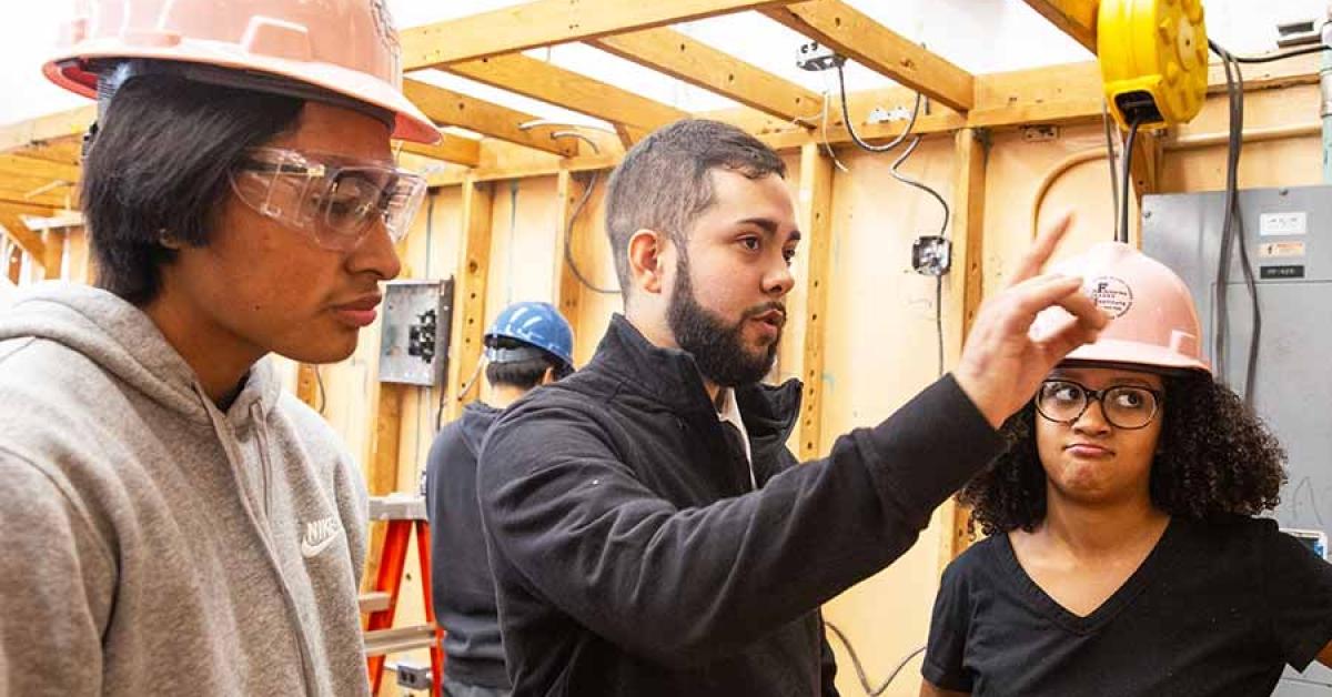 Queens teacher keeps his students wired